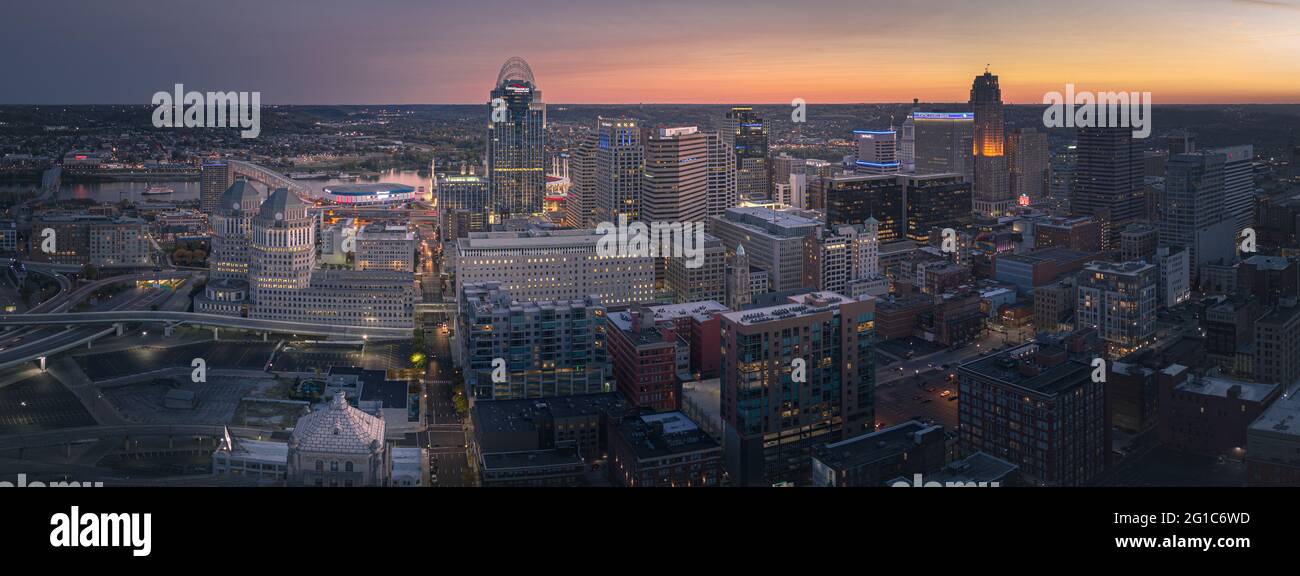 Cincinnati downtown aerial view at evening twilight, Ohio, USA skyline ...