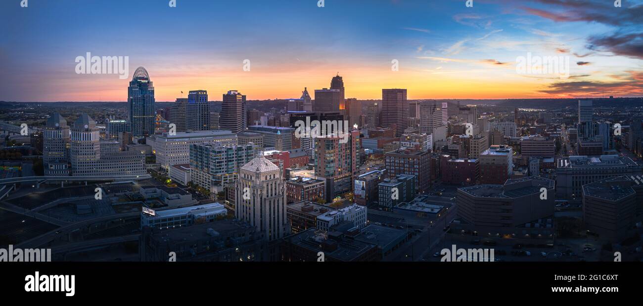 Cincinnati downtown aerial view at evening twilight, Ohio, USA skyline ...