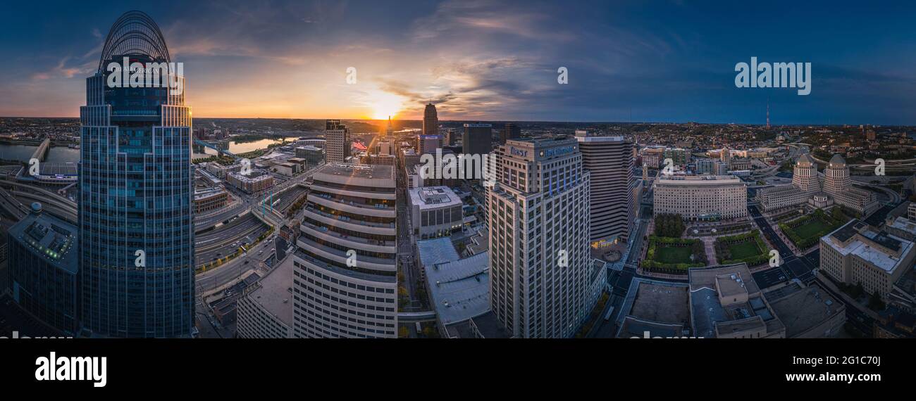 Cincinnati downtown aerial view at evening twilight, Ohio, USA skyline ...