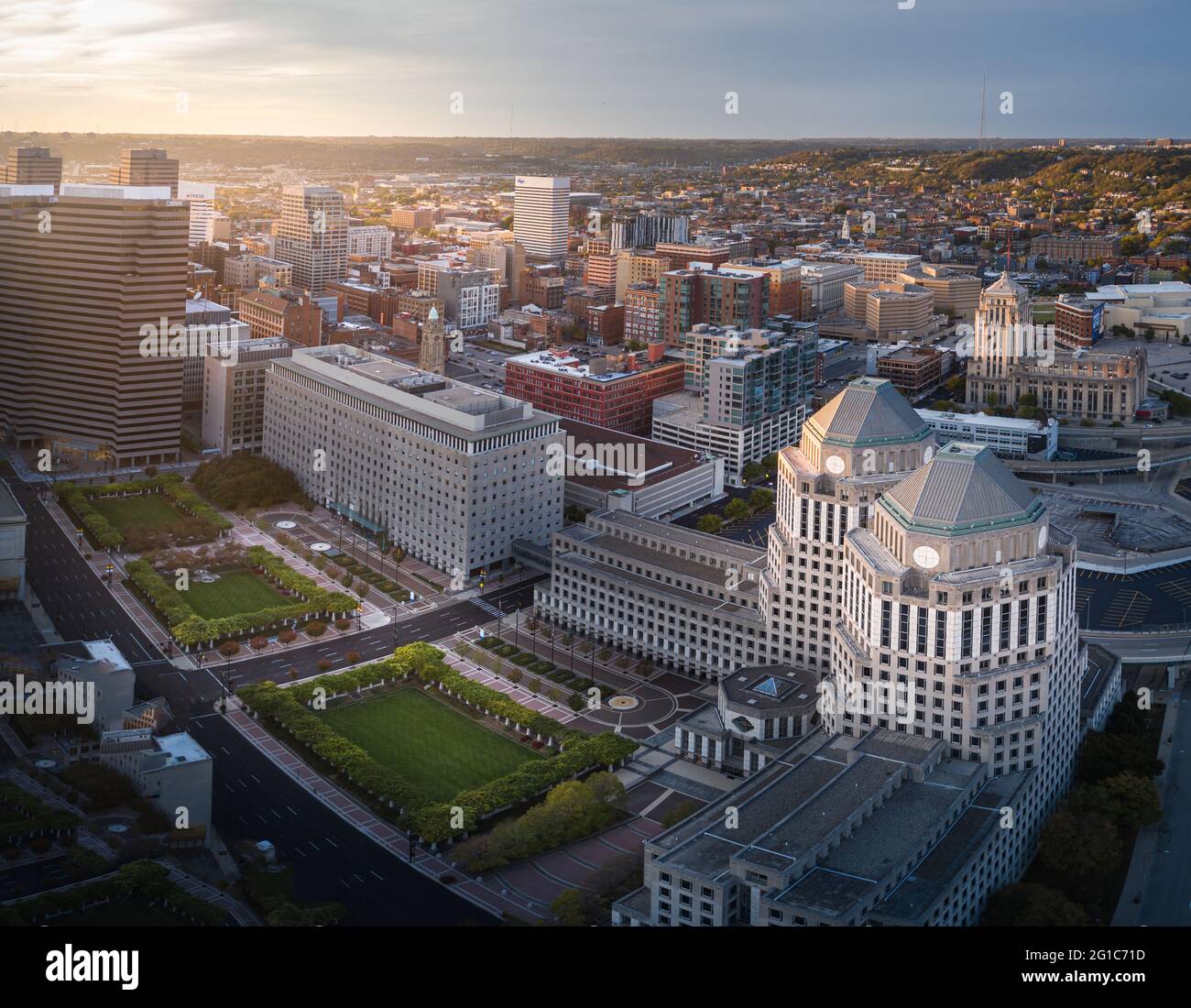 Cincinnati downtown aerial view, Ohio, USA skyline Stock Photo - Alamy