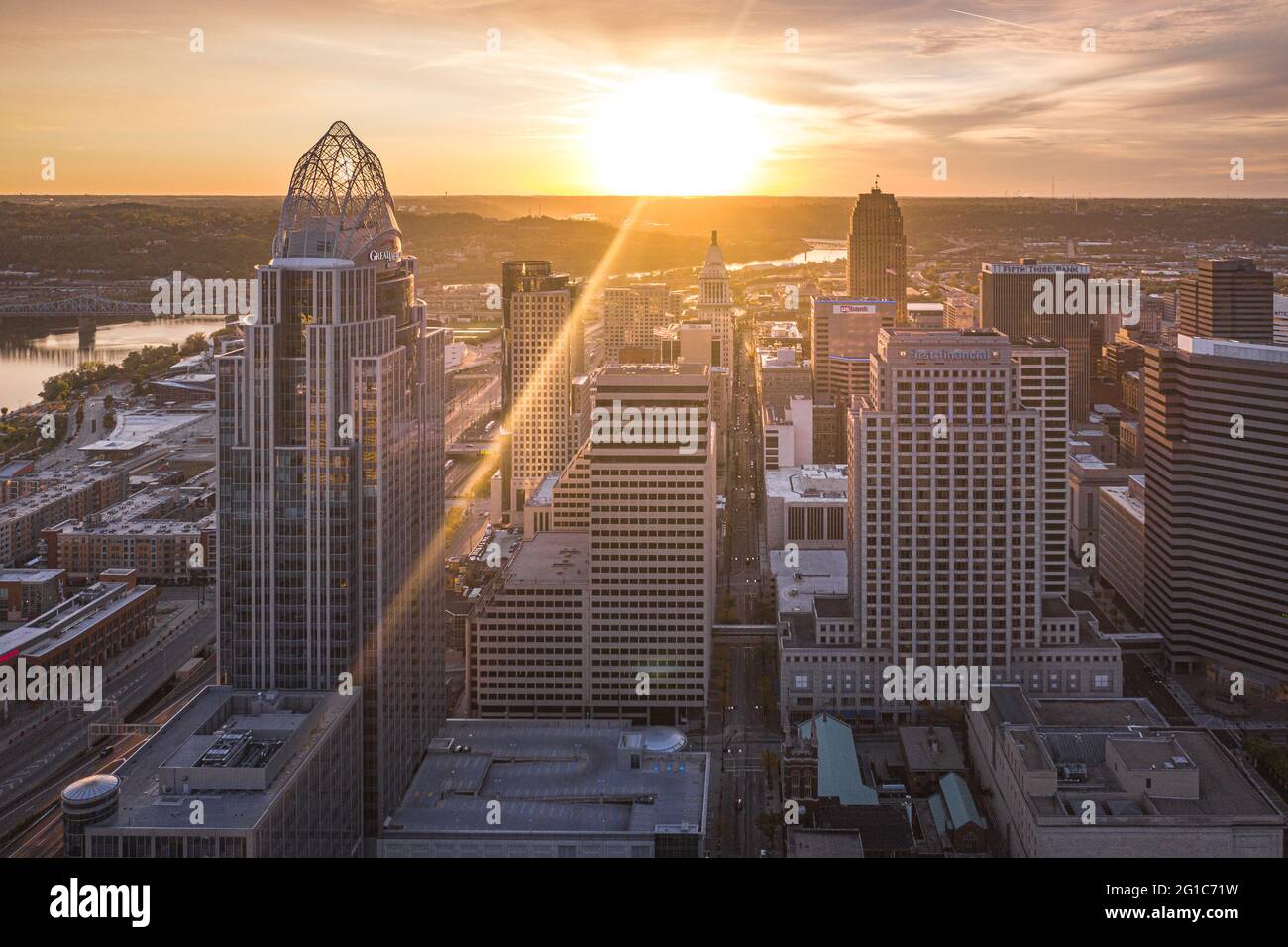 Cincinnati night downtown ohio aerial hi-res stock photography and ...