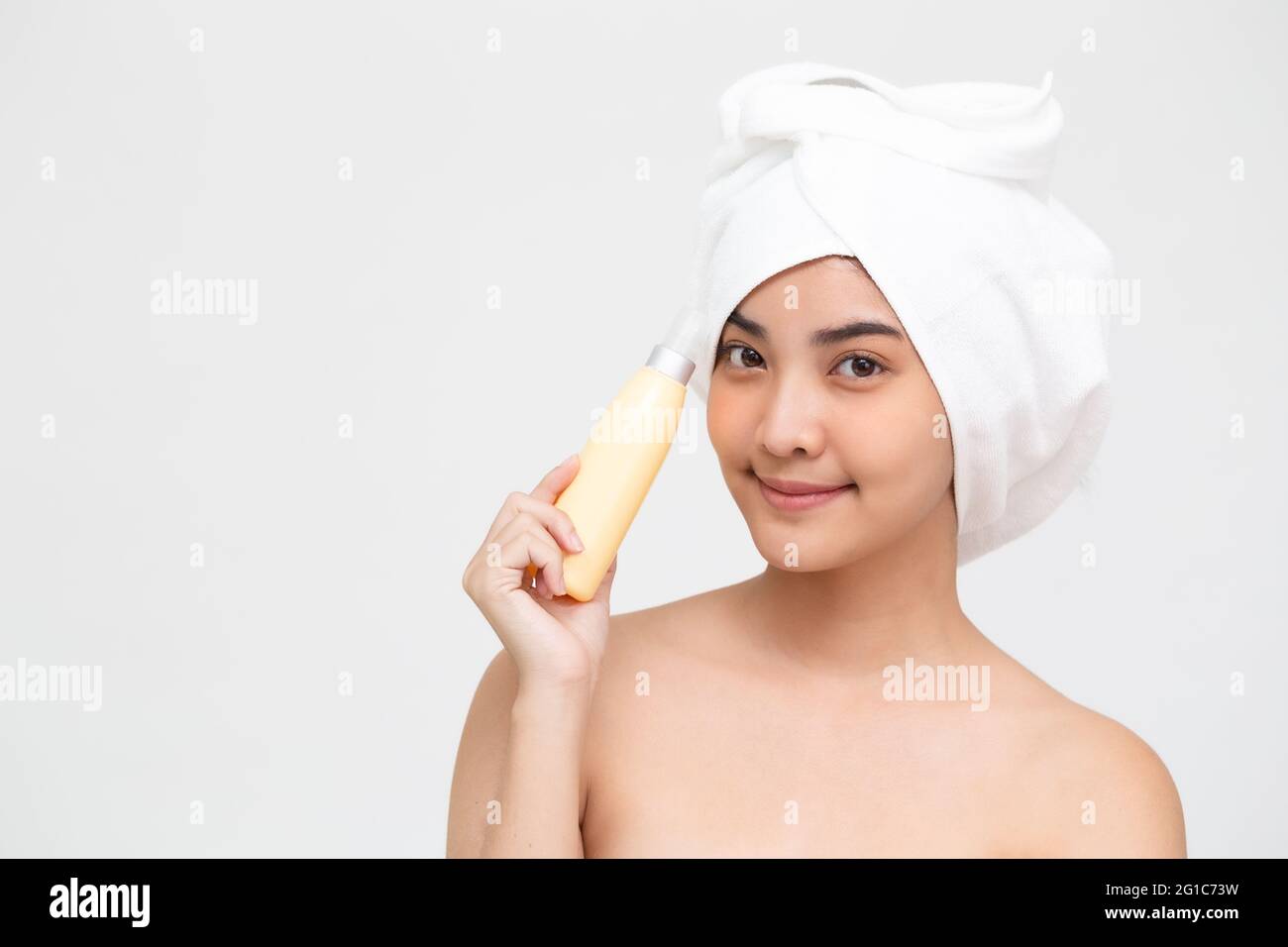 Woman face water spray hi-res stock photography and images - Alamy