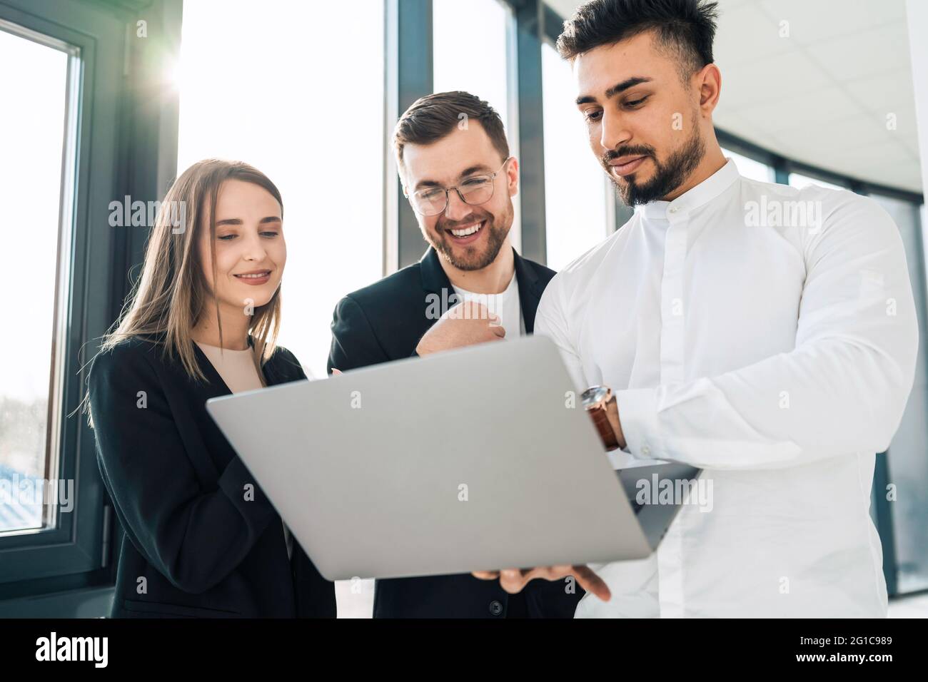 Cheerful company hi-res stock photography and images - Alamy