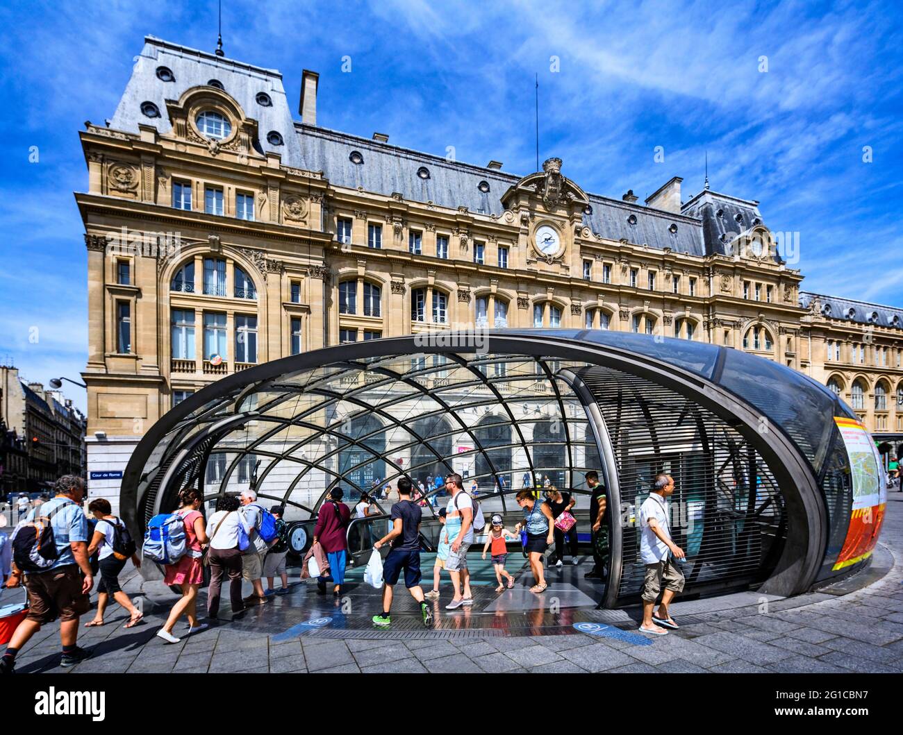'DOME' OF UNDERGROUND TRAIN STATION SAINT-LAZARE IN PARIS, FRANCE Stock ...