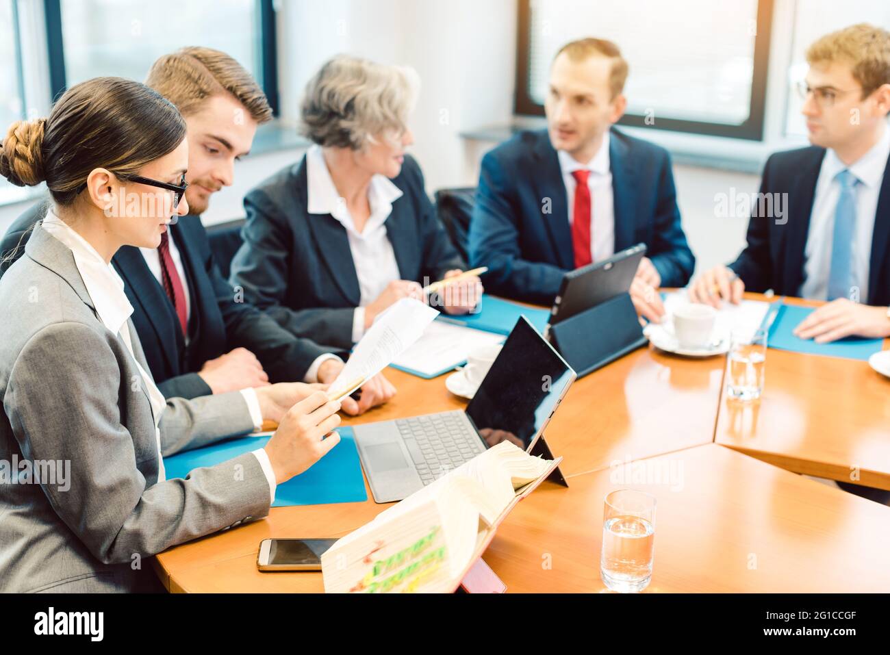Negotiation teams hi-res stock photography and images - Alamy