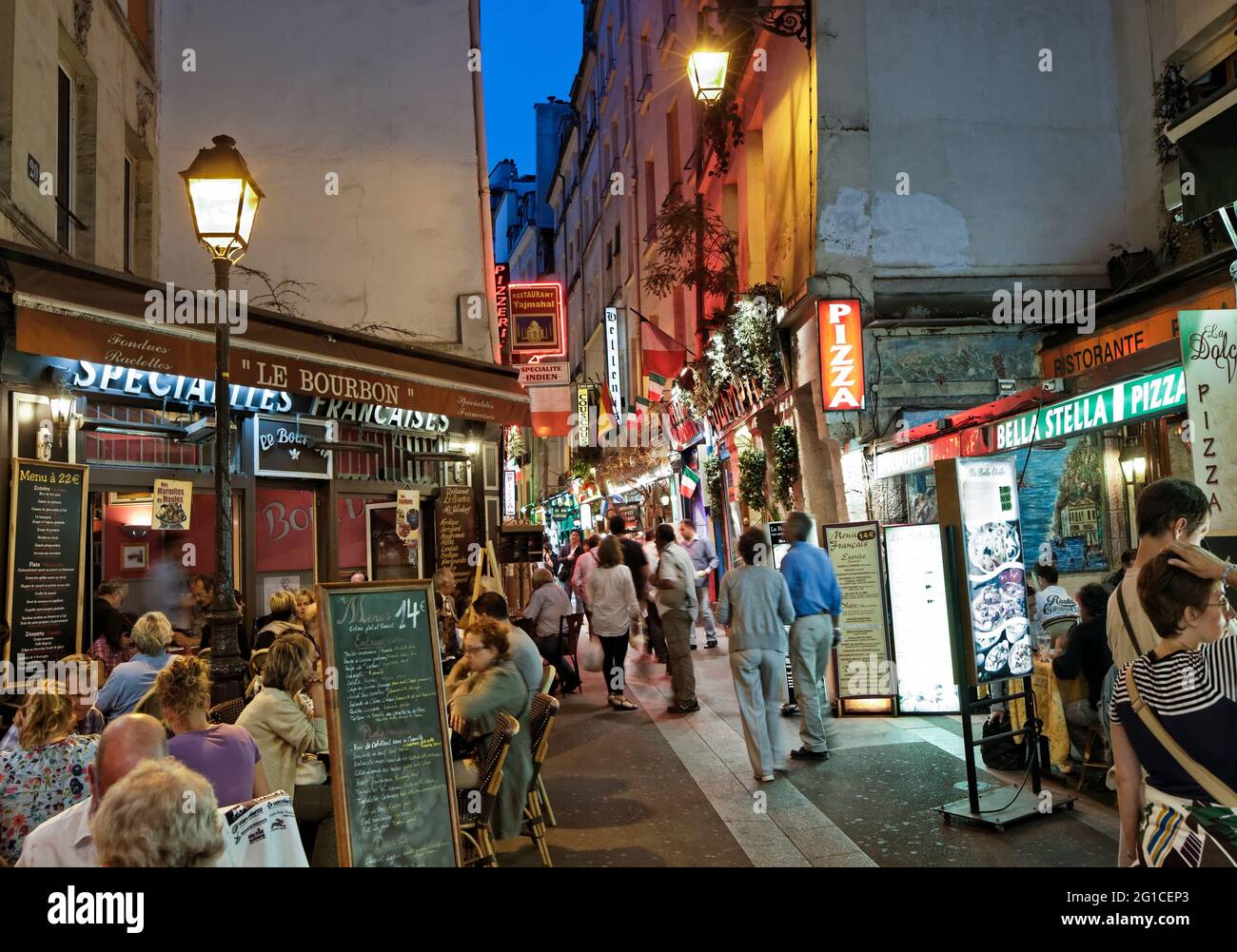 Paris latin quarter night hi-res stock photography and images - Alamy