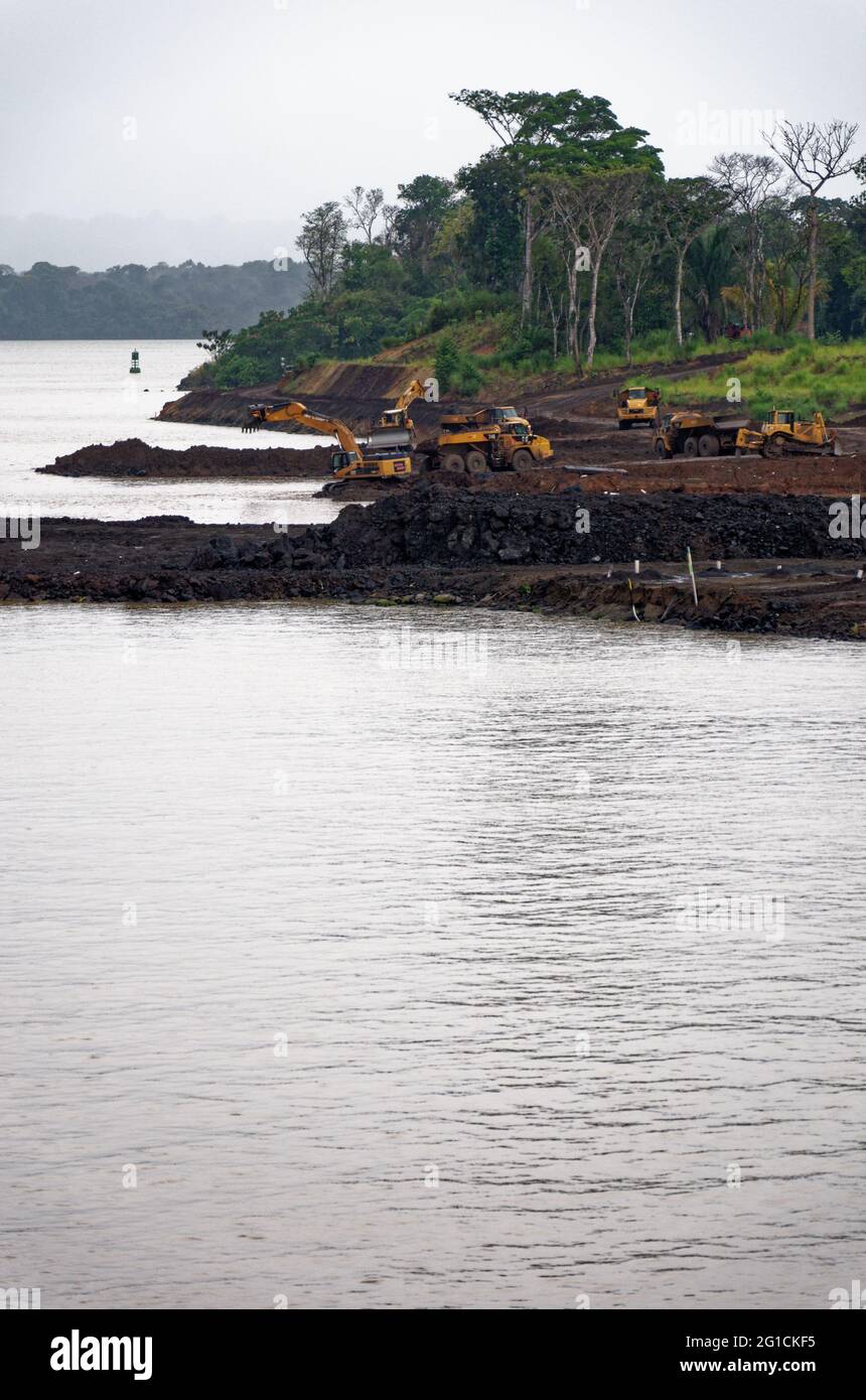 Panama Canal Construction of the new expanded locks on the canal ...