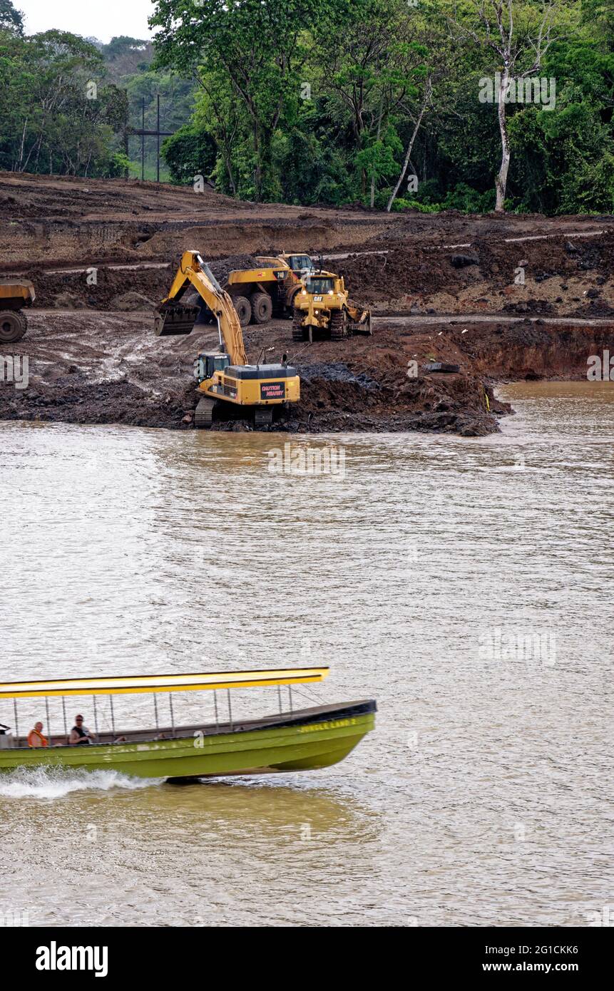 Panama Canal Construction of the new expanded locks on the canal ...