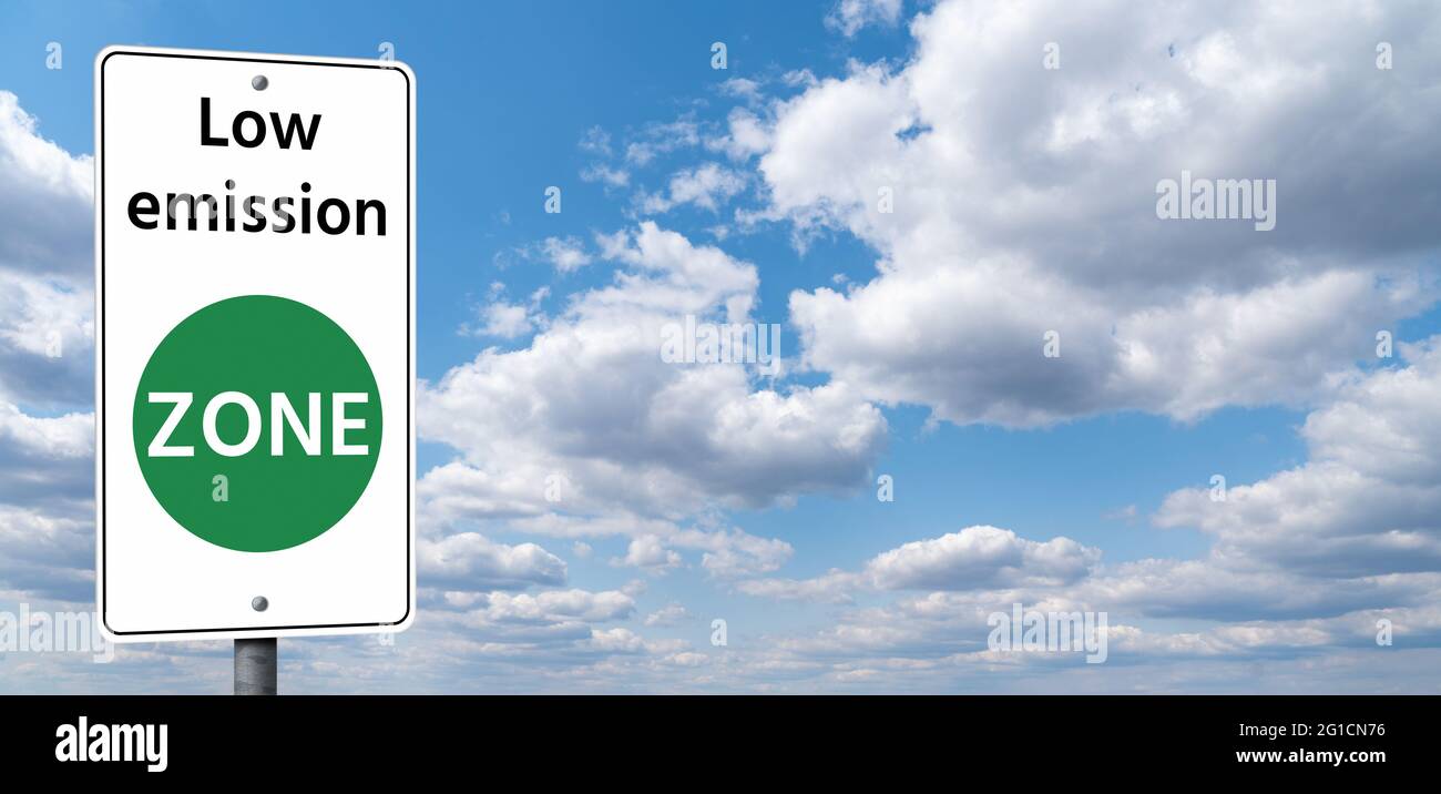 Road sign Low emission ZONE . Clean mobility concept Stock Photo - Alamy