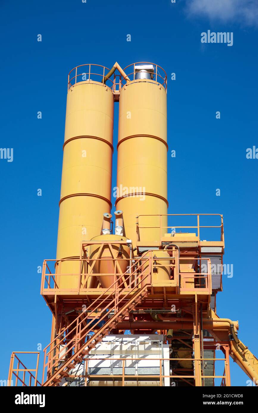 Container of aggregate hi-res stock photography and images - Alamy