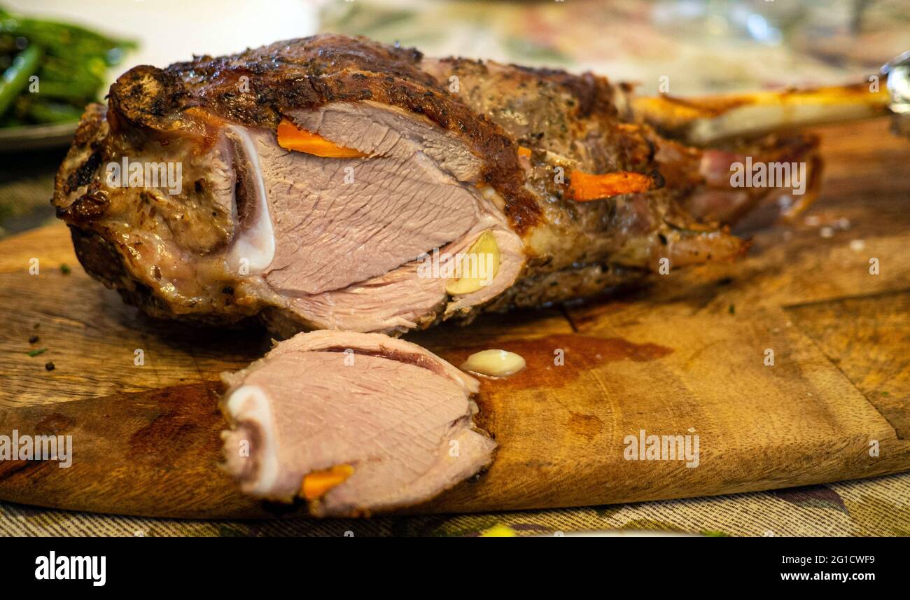 Meat leg hi-res stock photography and images - Alamy
