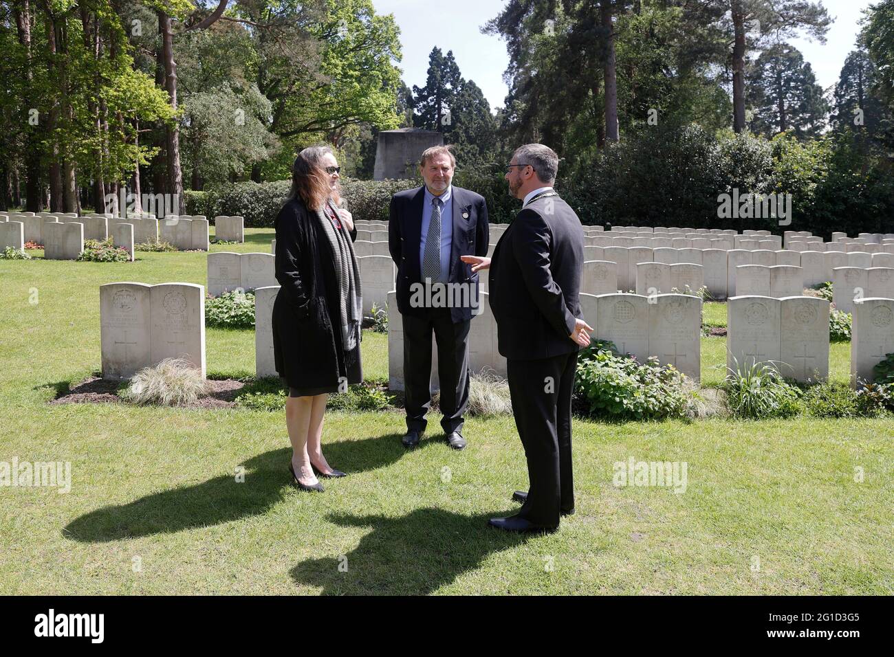 The mission liam hi-res stock photography and images - Alamy