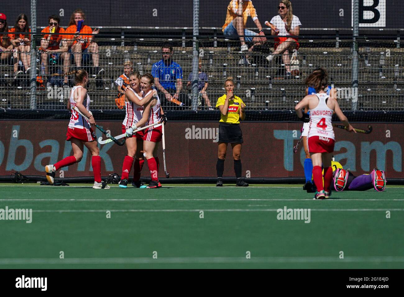 AMSTELVEEN, NETHERLANDS - JUNE 6: Sarah Evans of England, Ellie Rayer ...