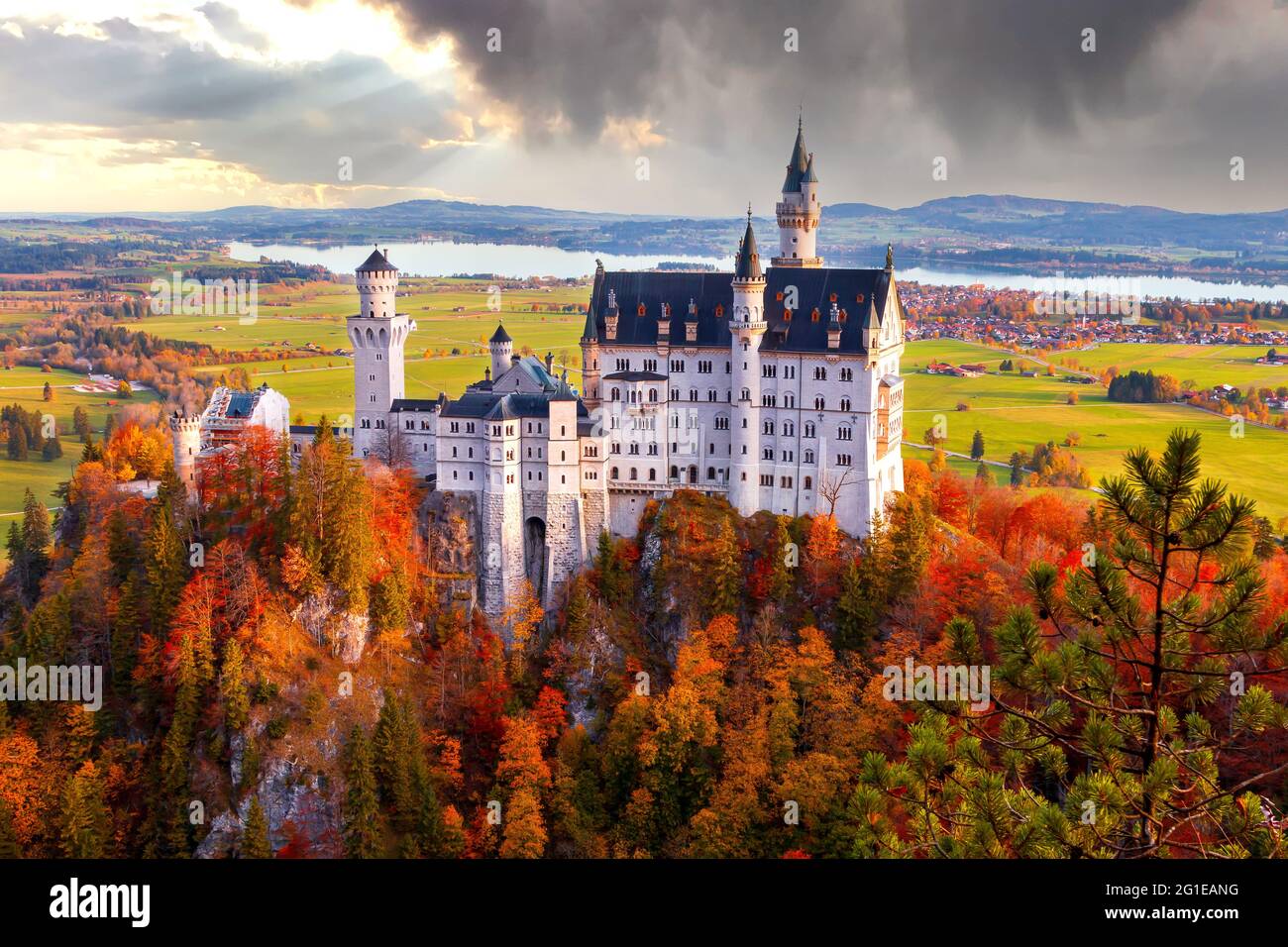 Famous Neuschwanstein castle in beautiful autumn colors in Bavaria and ...