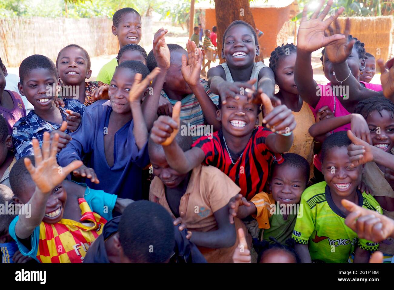 Group of smiling children in African village Stock Photo - Alamy