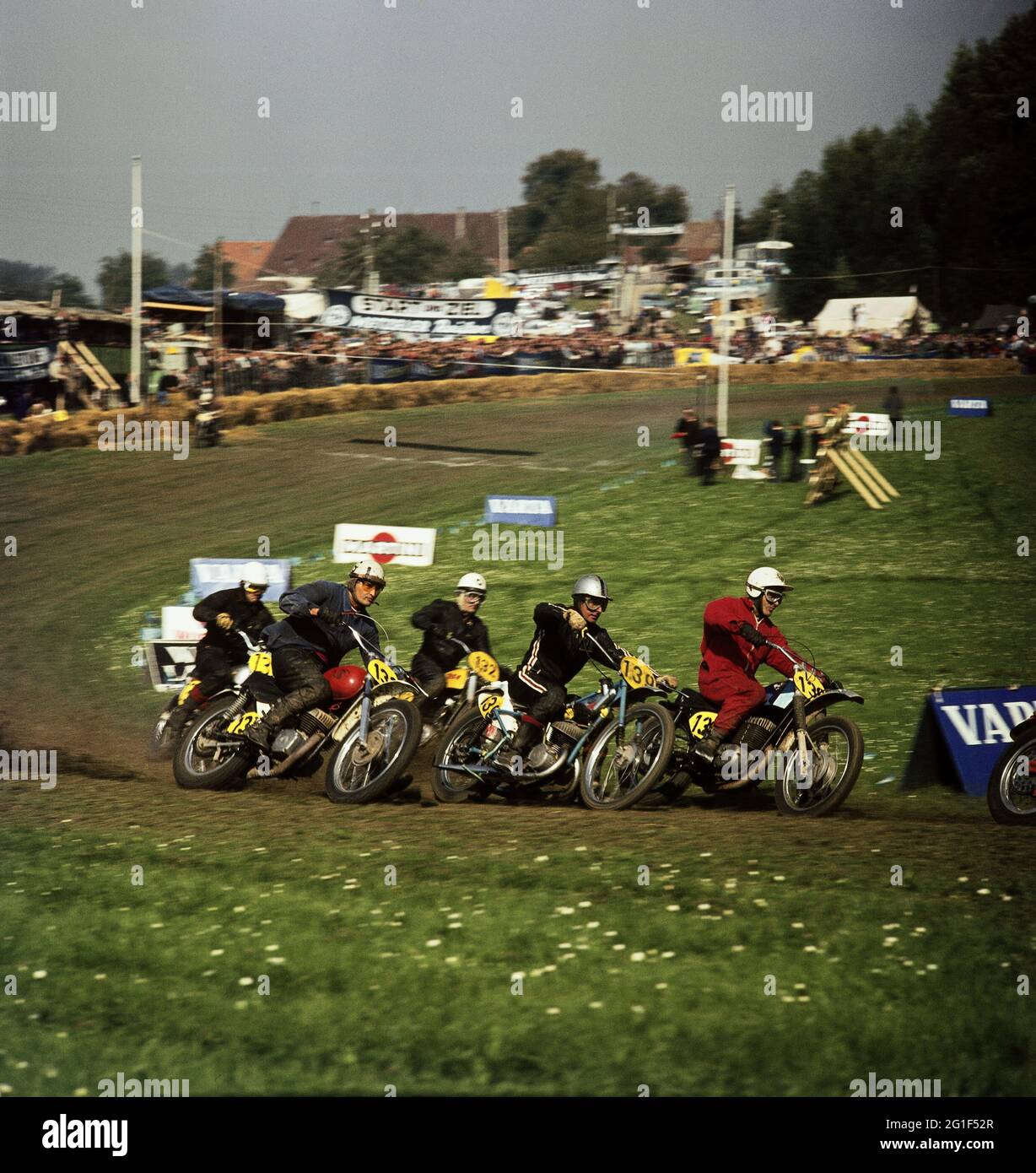 Grasstrack hi-res stock photography and images - Alamy