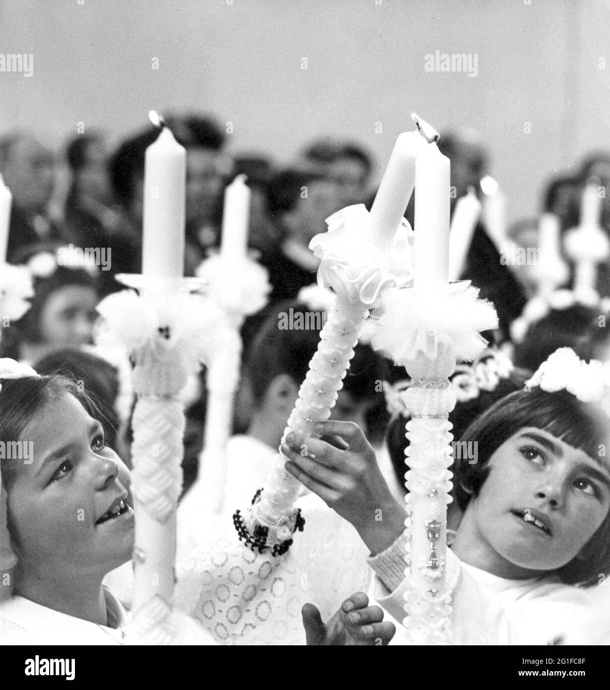 Communion candles hi-res stock photography and images - Alamy