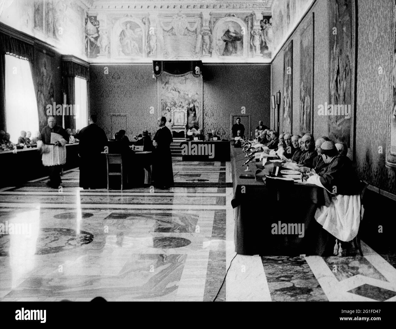 Papal conclave election hi-res stock photography and images - Alamy