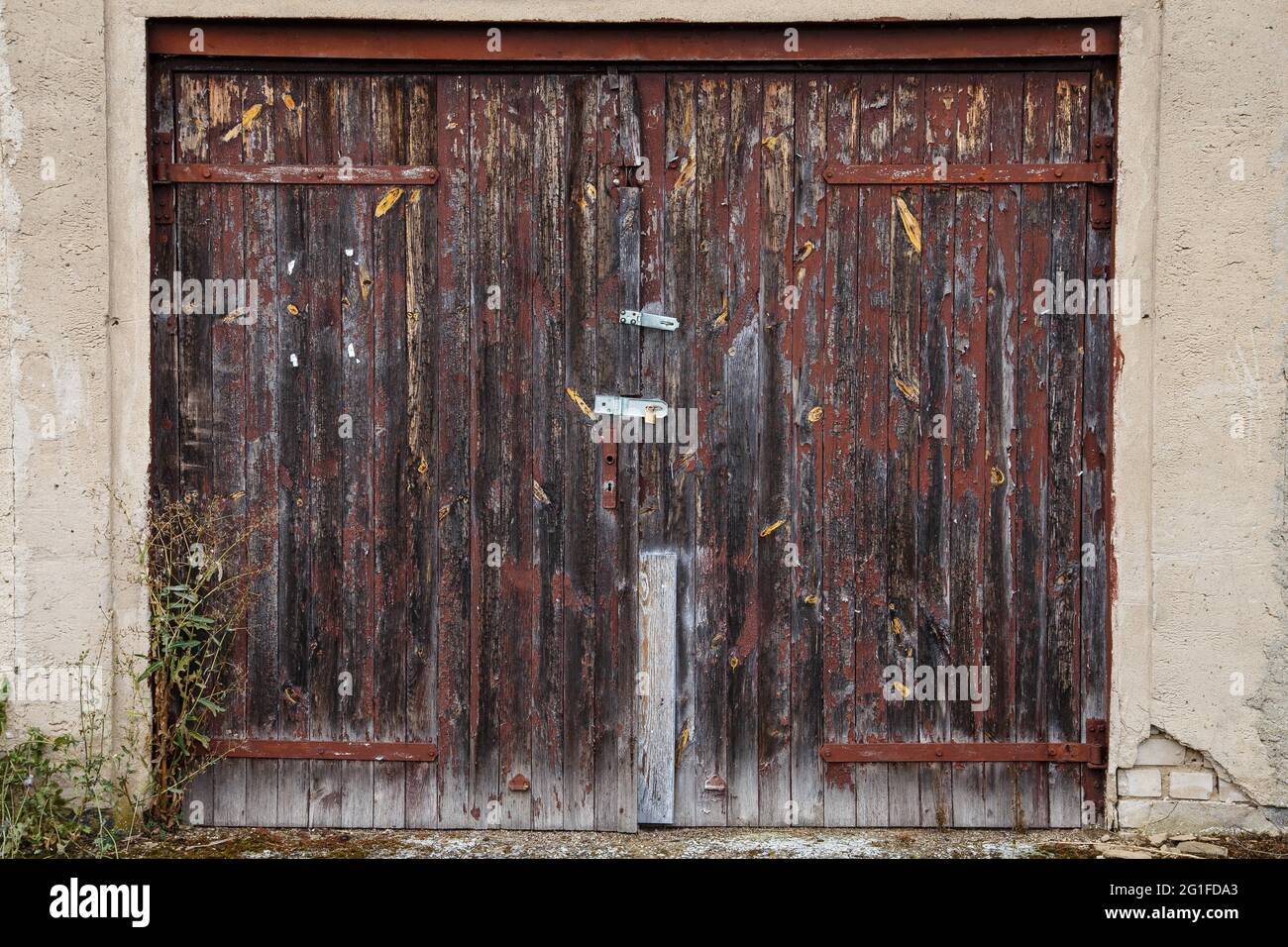 Germany garage hi-res stock photography and images - Alamy