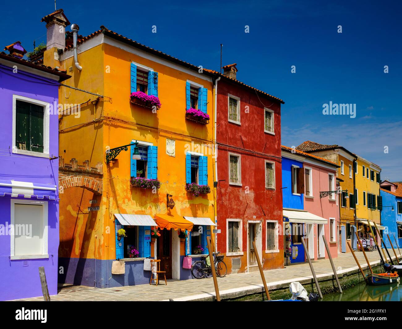 Colorful houses, colorful facades, Burano Island, Venice, Veneto, Italy ...