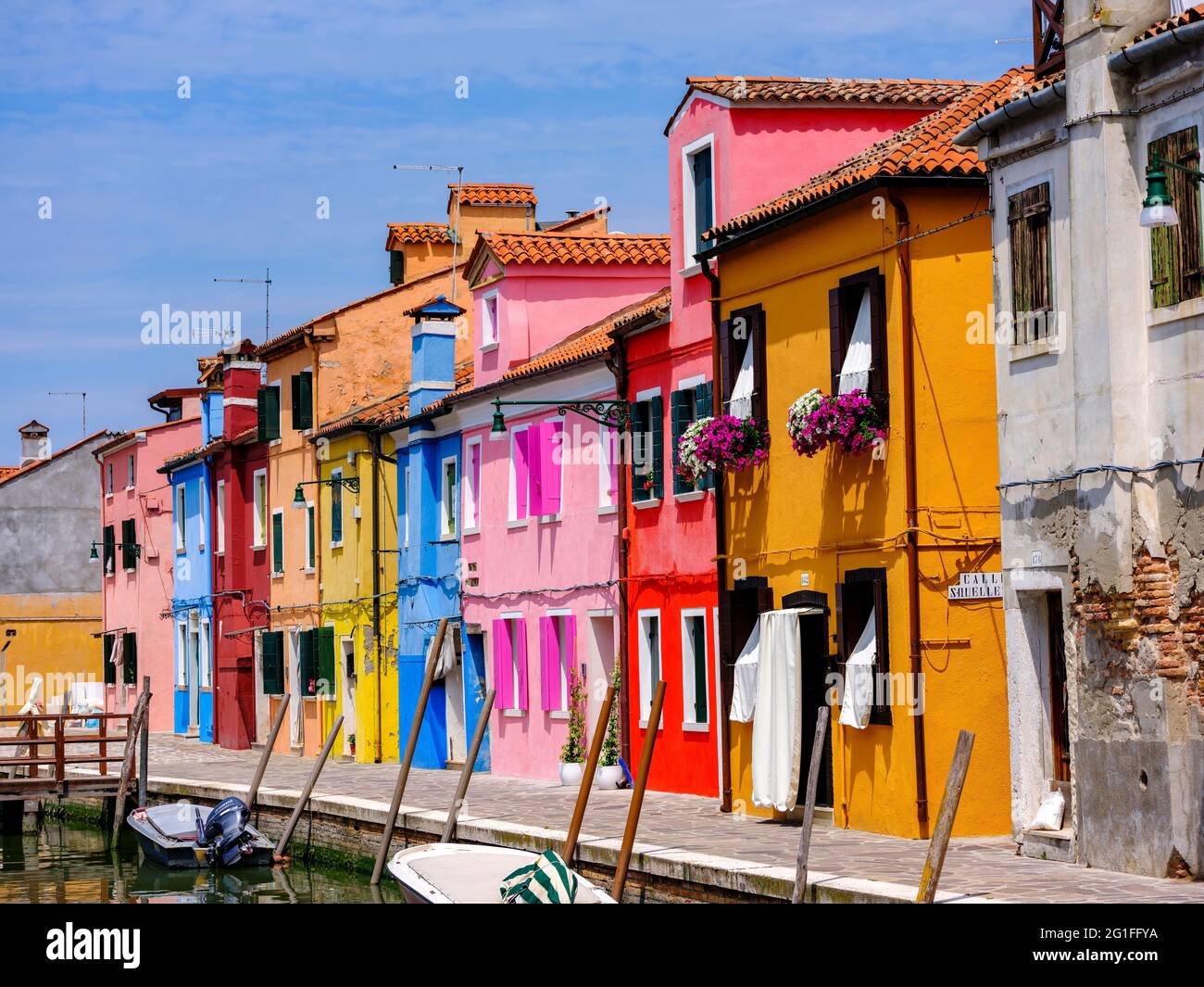 Colorful houses, colorful facades, Burano Island, Venice, Veneto, Italy ...