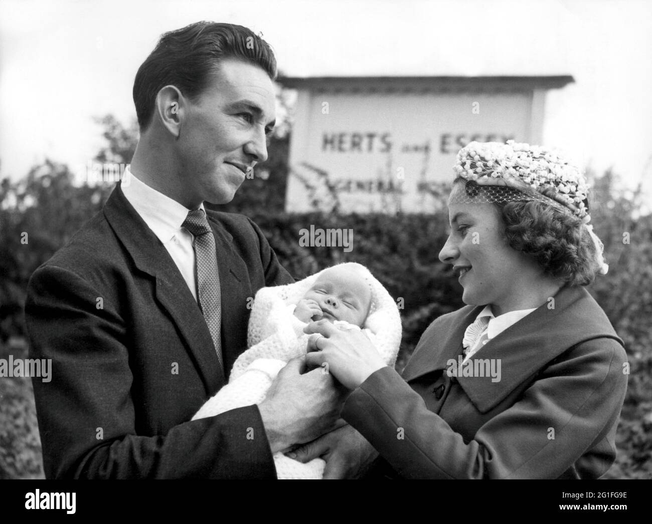 people, family with children, father, mother, 1 child, 1958, ADDITIONAL ...