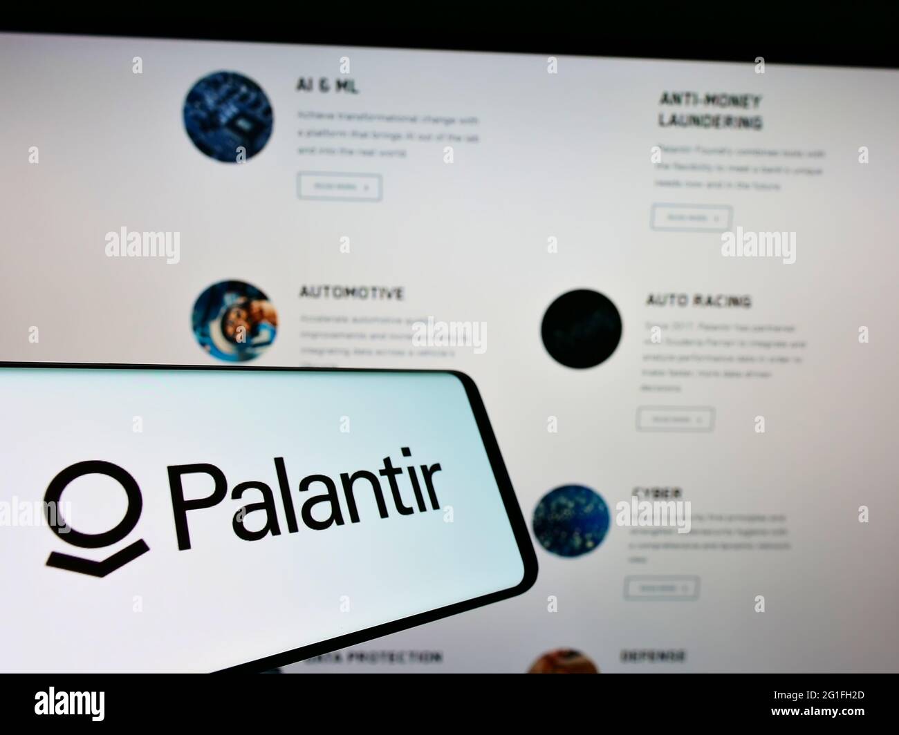 Palantir logo hi-res stock photography and images - Alamy