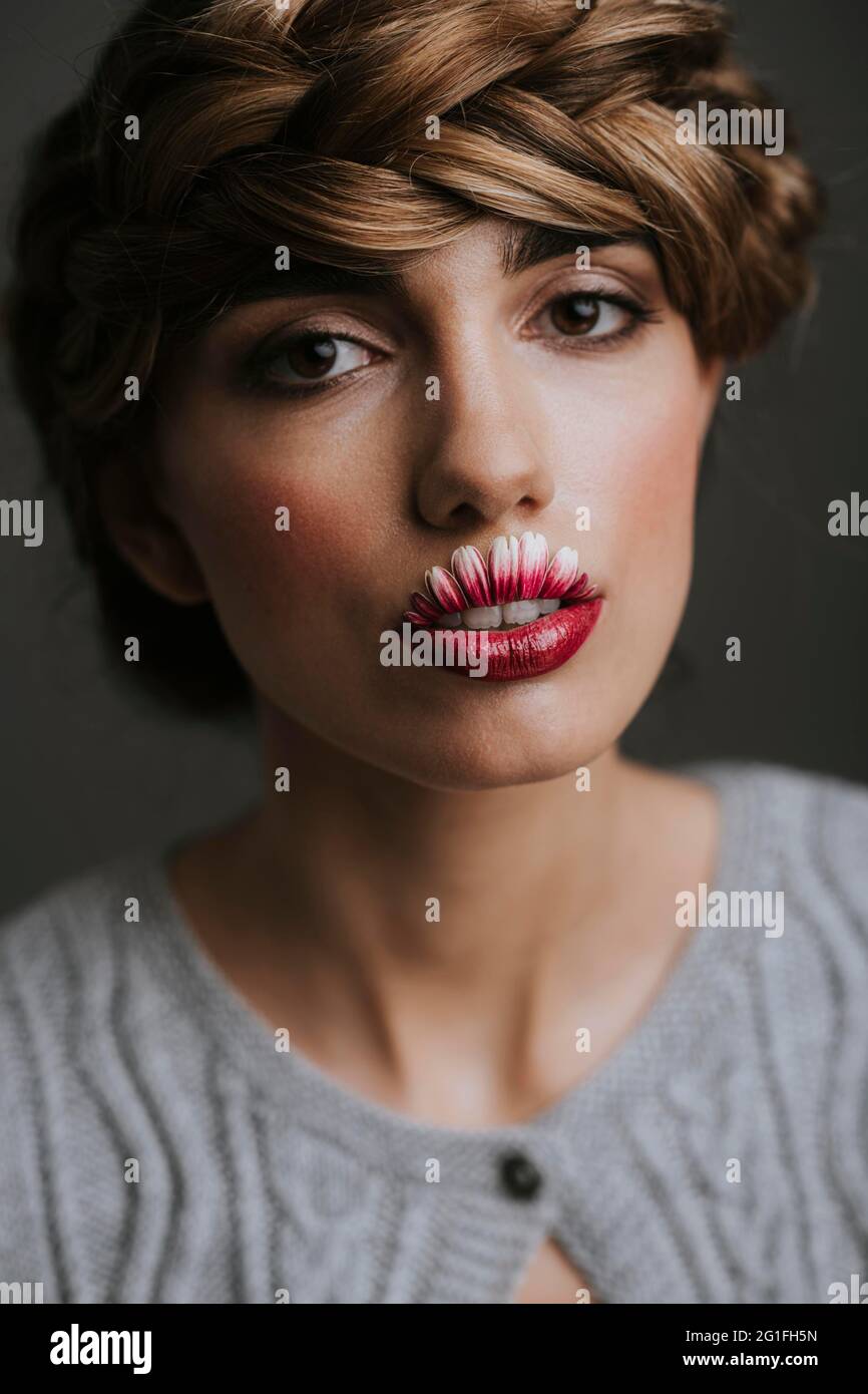 Flower lips hi-res stock photography and images - Alamy