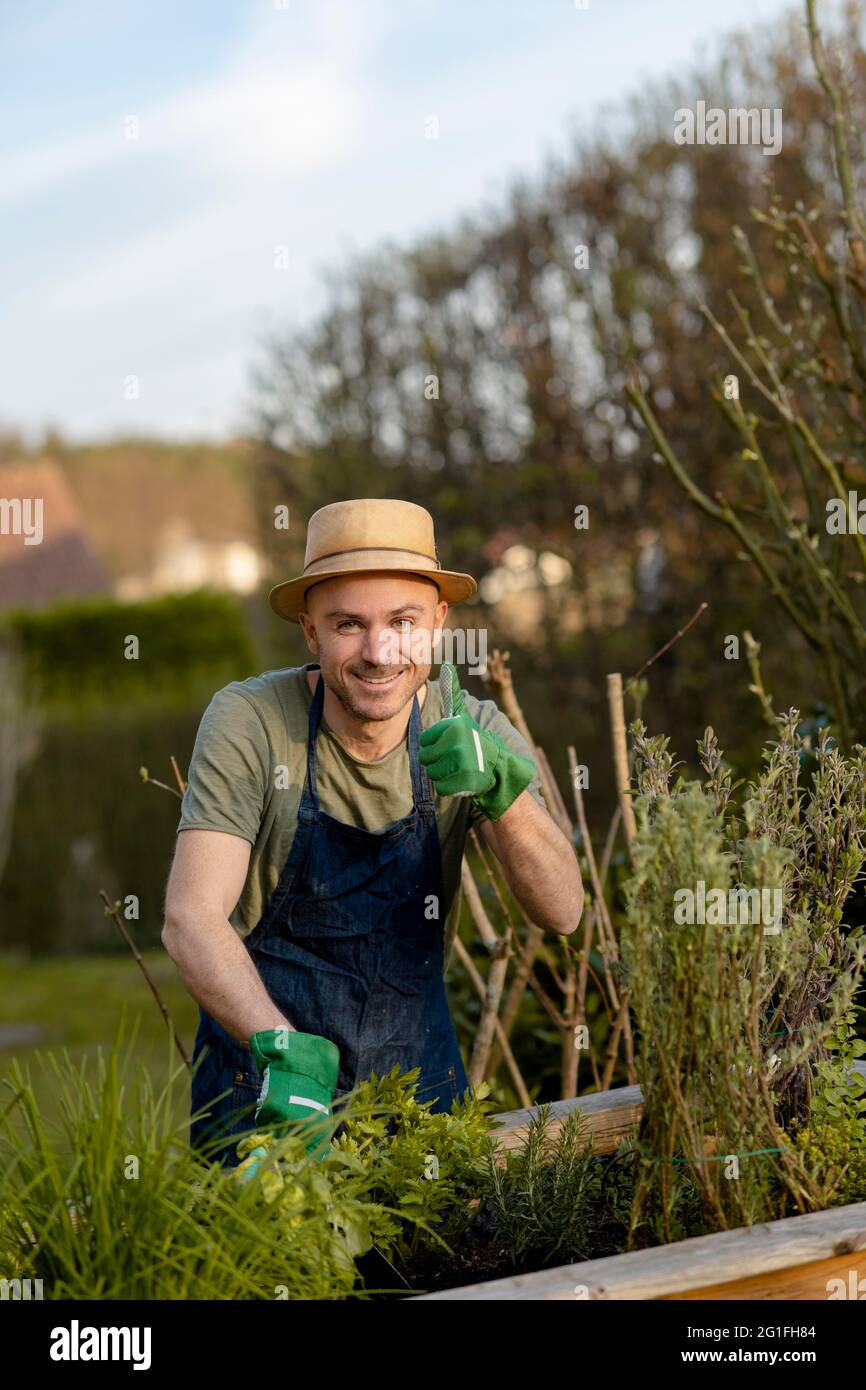Gardener person hi-res stock photography and images - Alamy