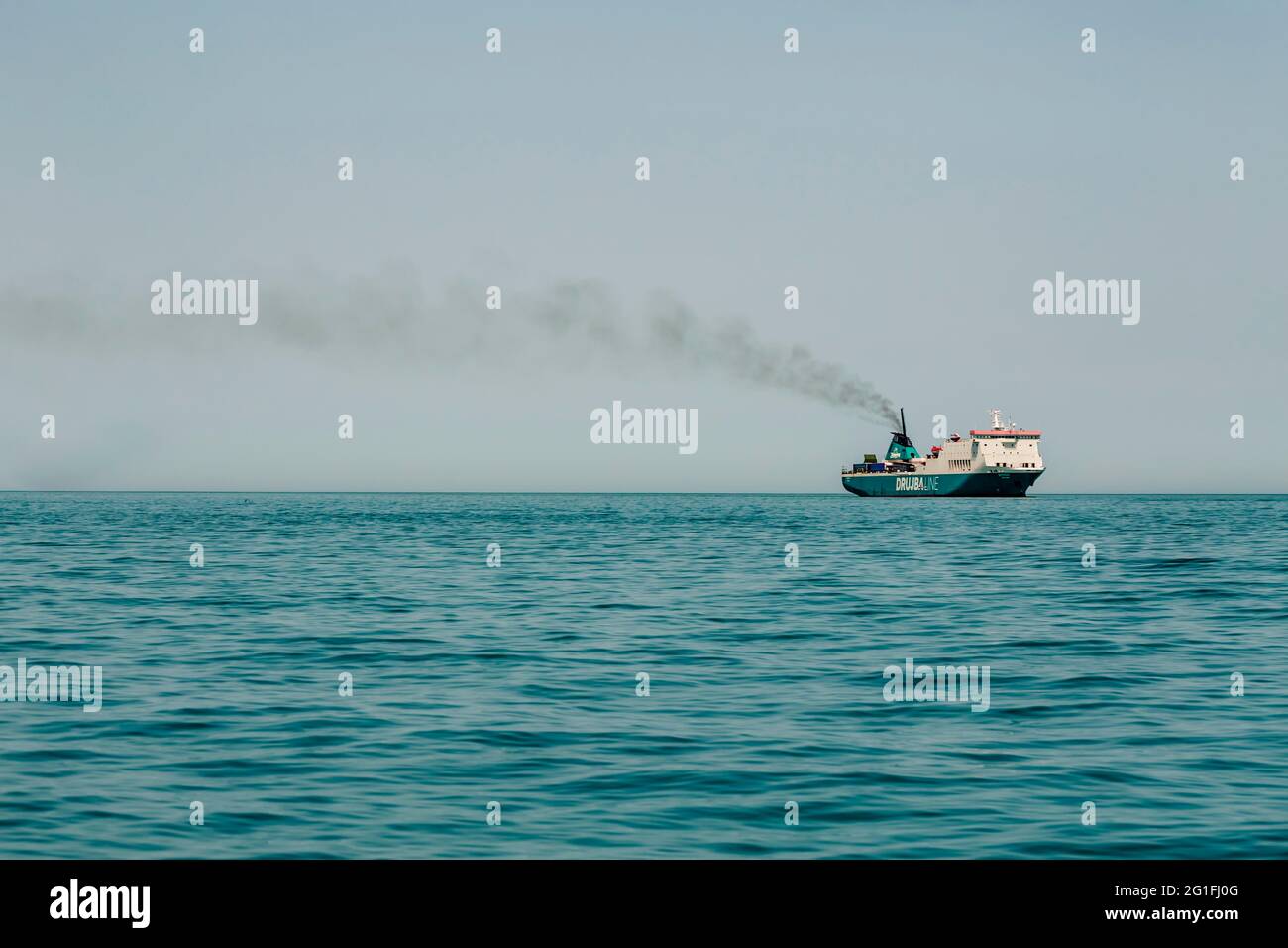 Ship exhaust hi-res stock photography and images - Alamy