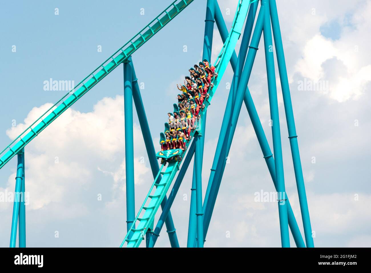 Leviathan Roller Coaster, Amusement Park Ride, Canada's Wonderland ...