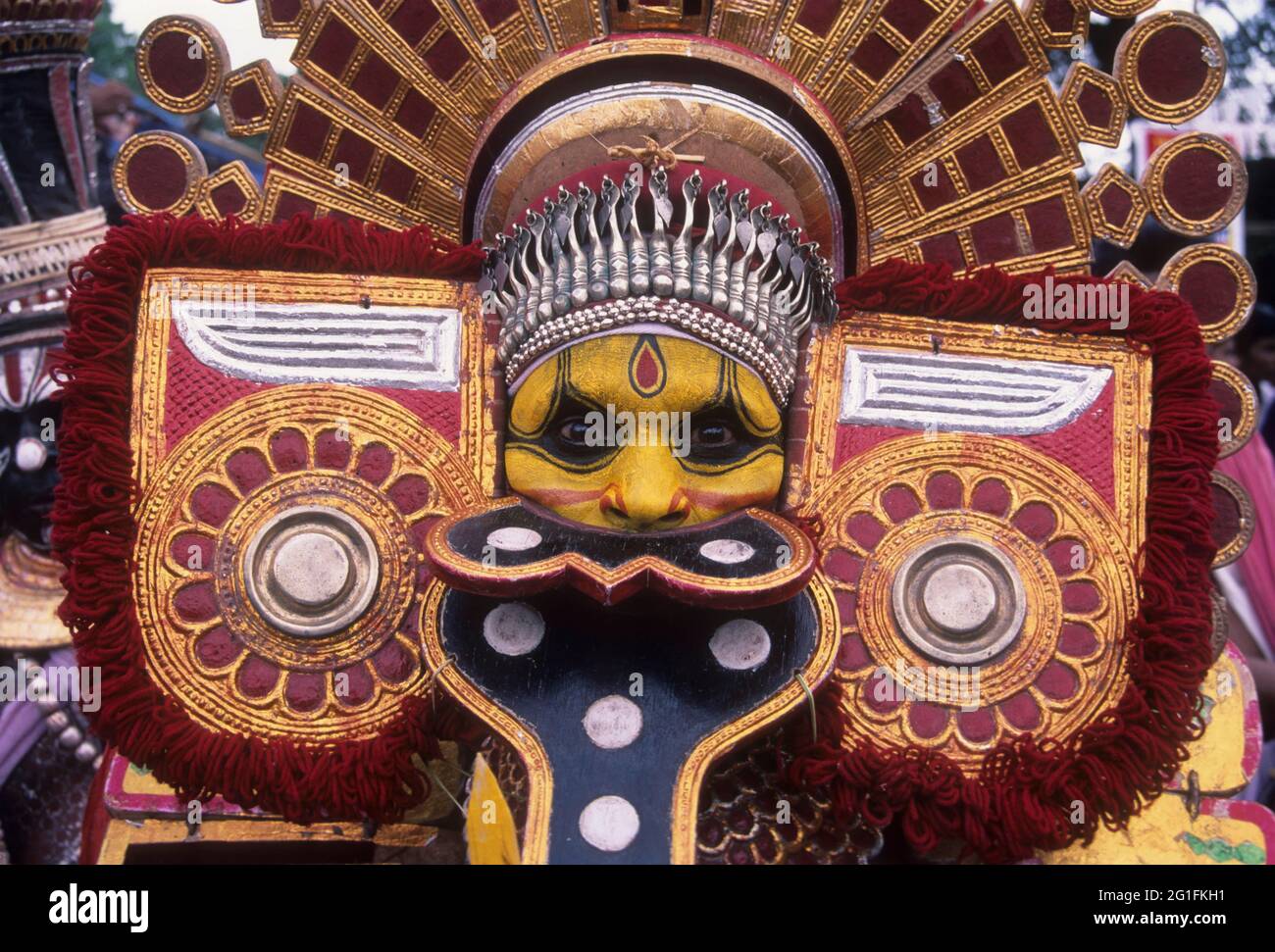 Theyyam dancer, Temple ritual dance in Kerala, India Stock Photo - Alamy