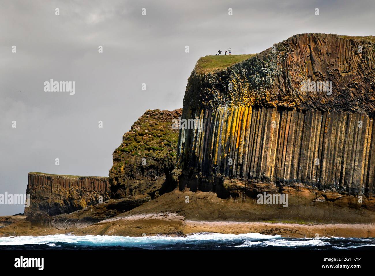 Rock island, basalt island, columnar basalt, basalt columns, flood ...