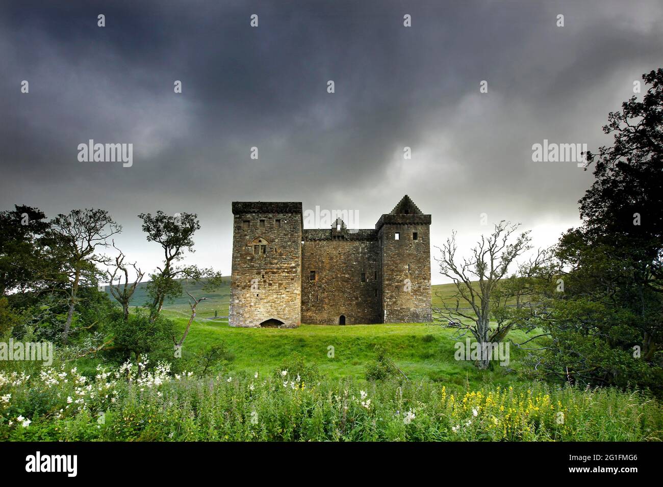 Historic castle borders hi-res stock photography and images - Alamy