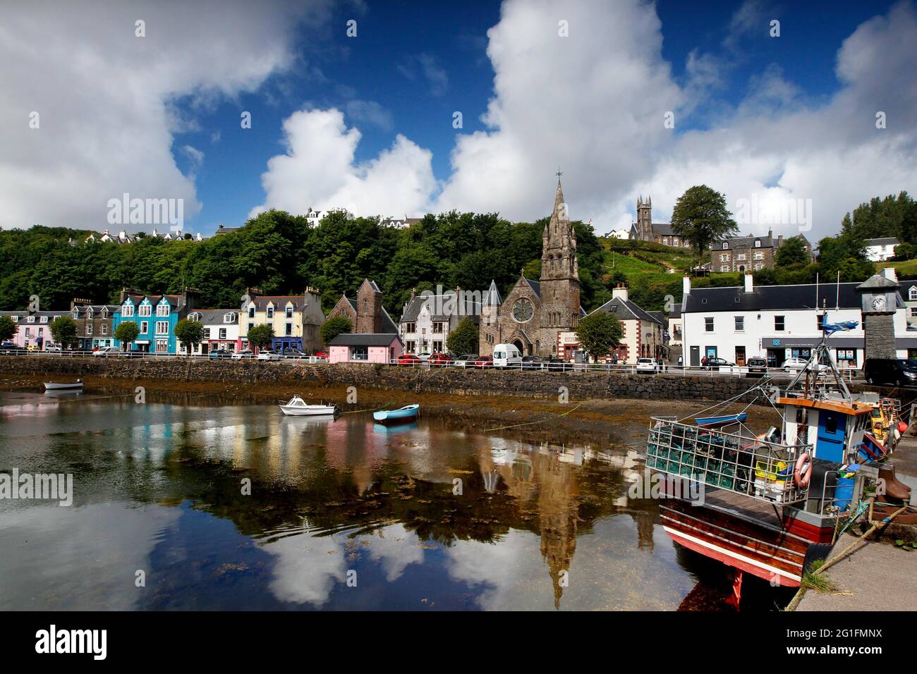 Tobermory colourful houses hi-res stock photography and images - Alamy