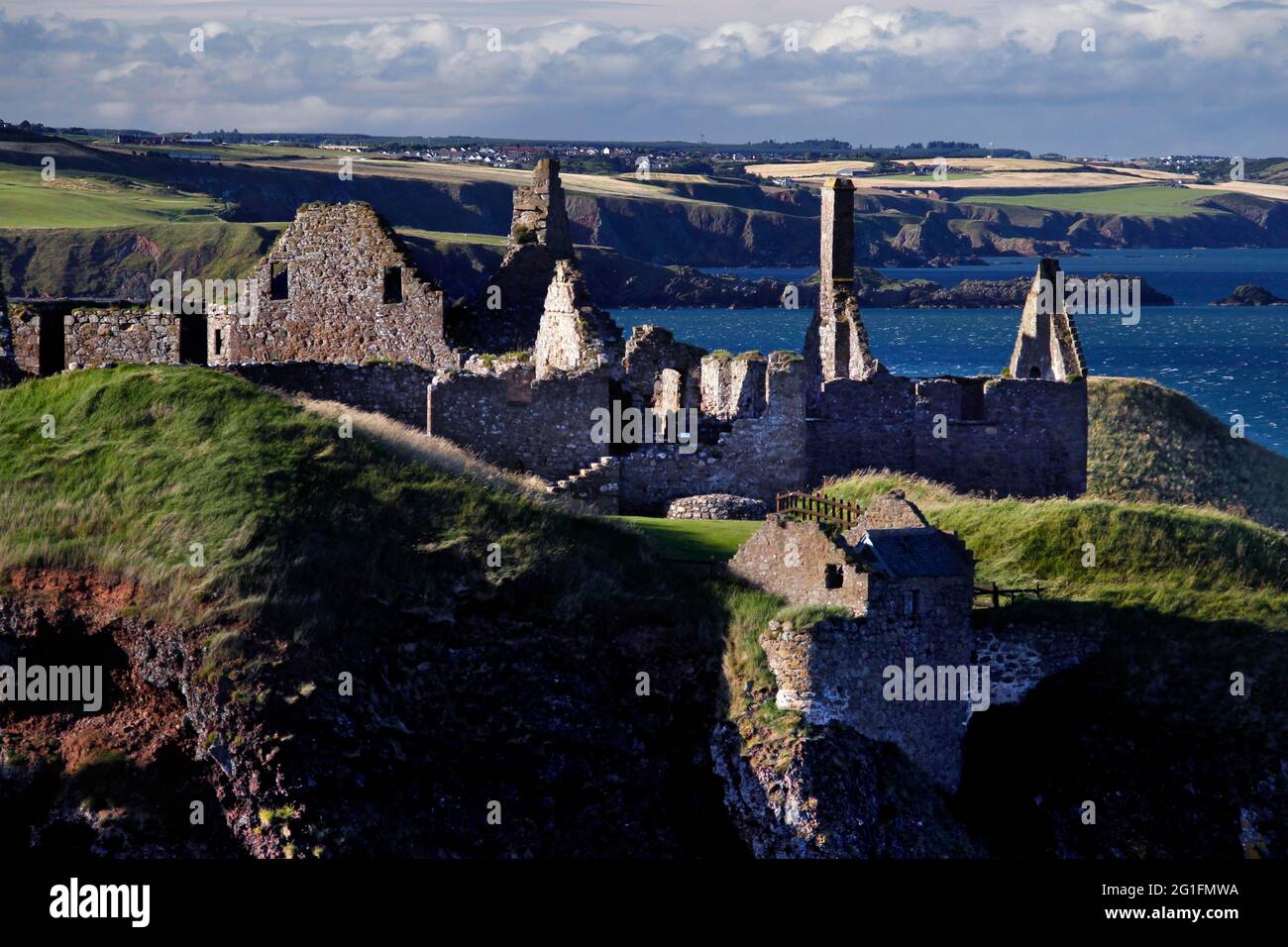 Sea, Dunnotor Castle, castle ruin, headland, rocky, cliffs, sea plateau ...