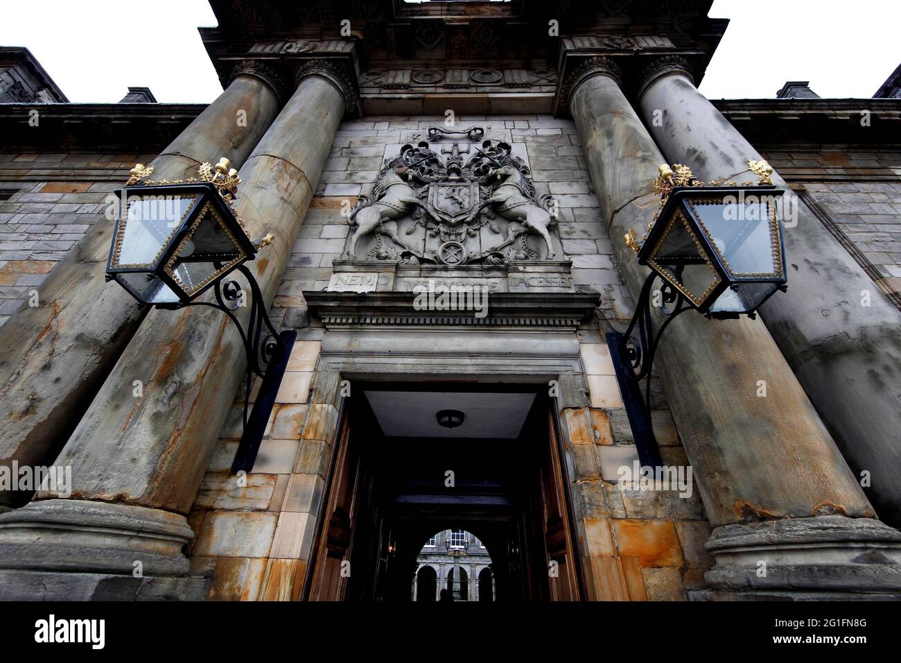 Scottish castle entrance hi-res stock photography and images - Alamy