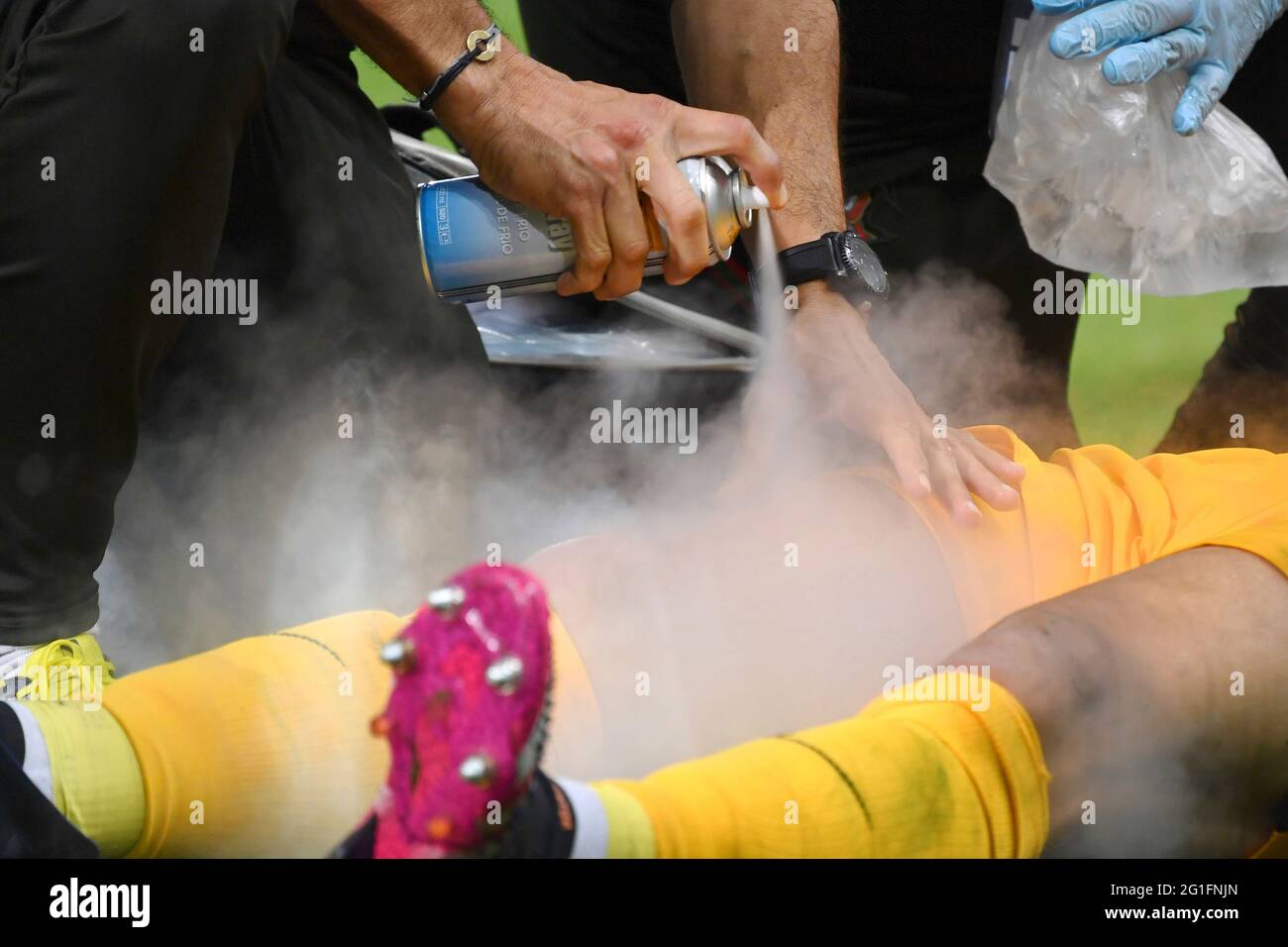 Injury spray football hi-res stock photography and images - Alamy