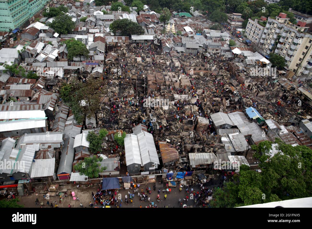 Dhaka slums hi-res stock photography and images - Alamy
