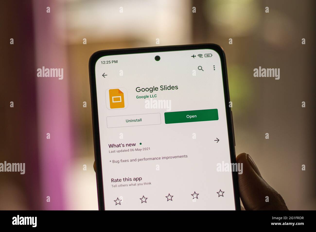 Google slides application hi-res stock photography and images - Alamy