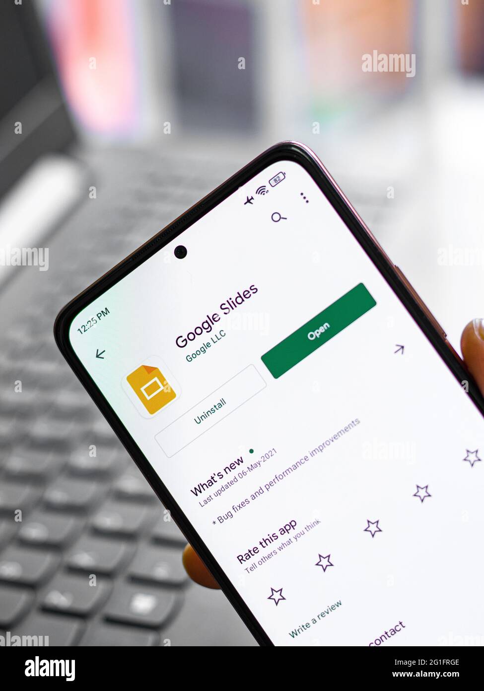 Google slides logo hi-res stock photography and images - Alamy