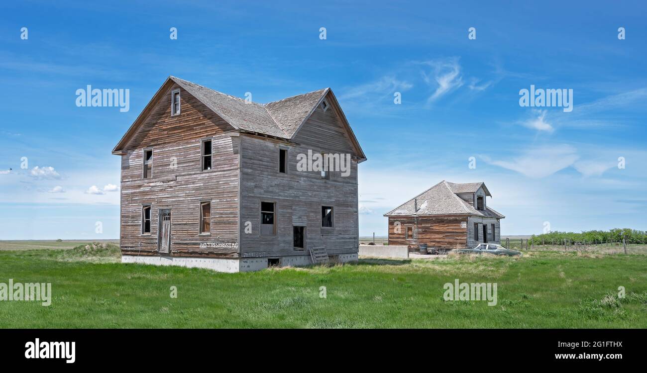 Old abandoned hospital in the hamlet of Robsart, Saskatchewan, Canada ...