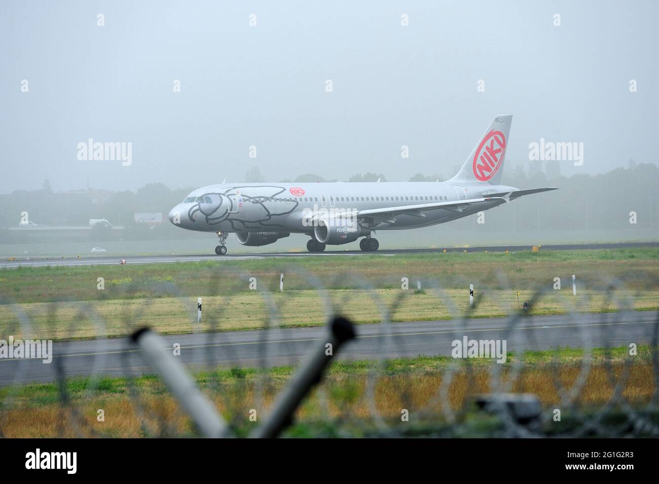 Niki - Austrian low cost airline,transport, airport Stock Photo - Alamy Niki - Austrian low cost airline,transport, airport Stock Photo - Alamy