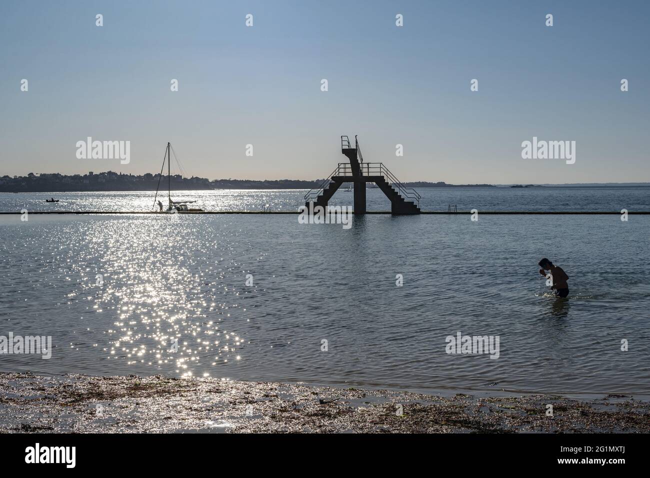 Saint malo pool in brittany hi-res stock photography and images - Alamy