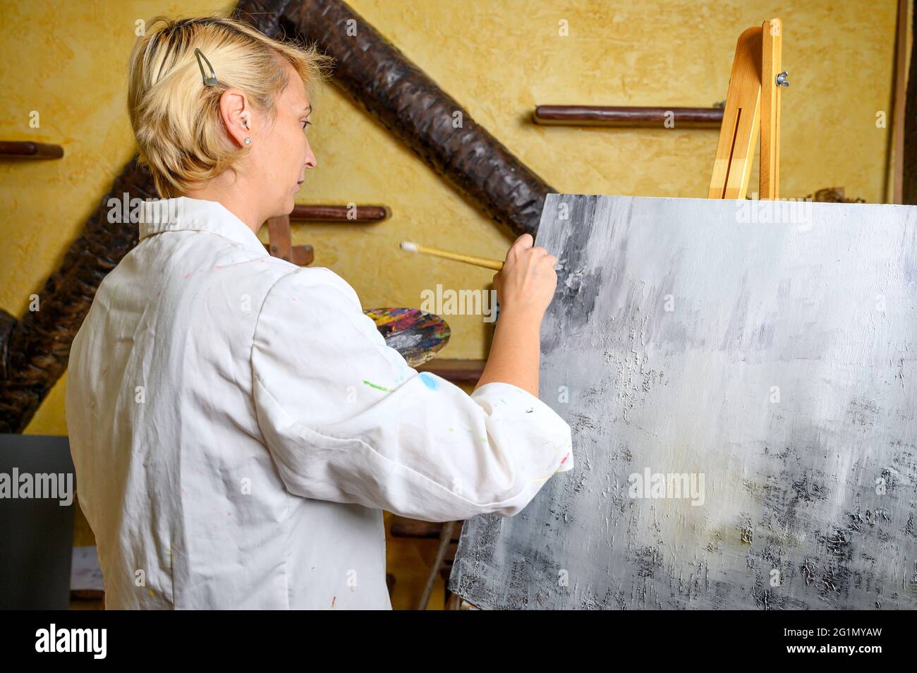Having fun painting hi-res stock photography and images - Alamy