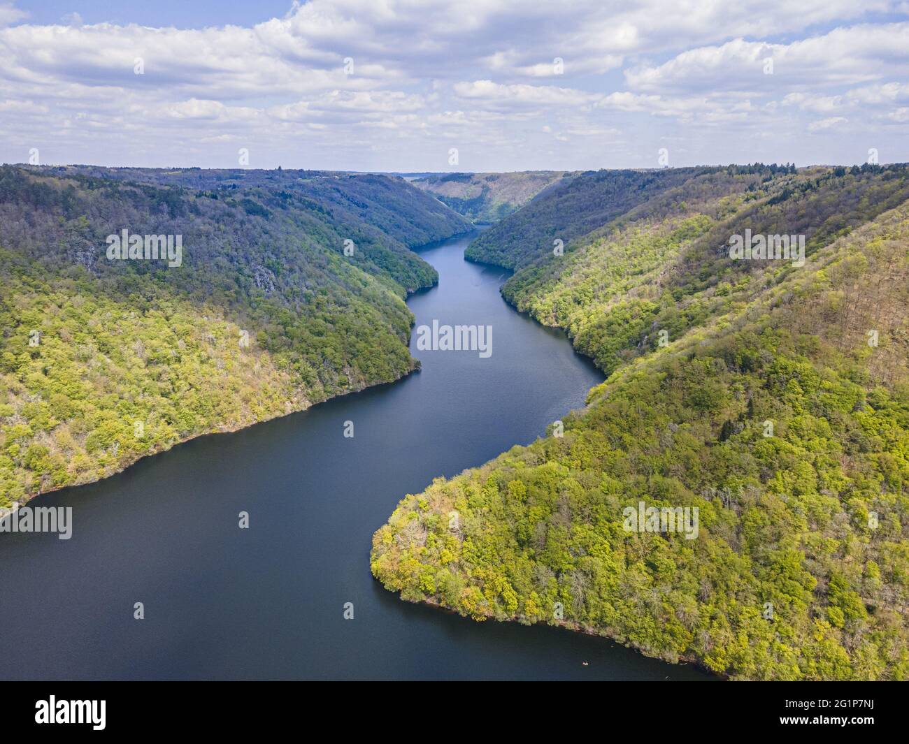 Chastang dam on the dordogne river hi-res stock photography and images ...