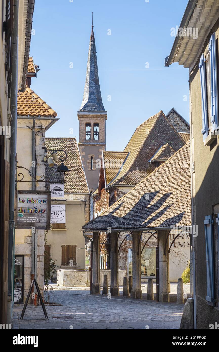 Covered market square hi-res stock photography and images - Alamy