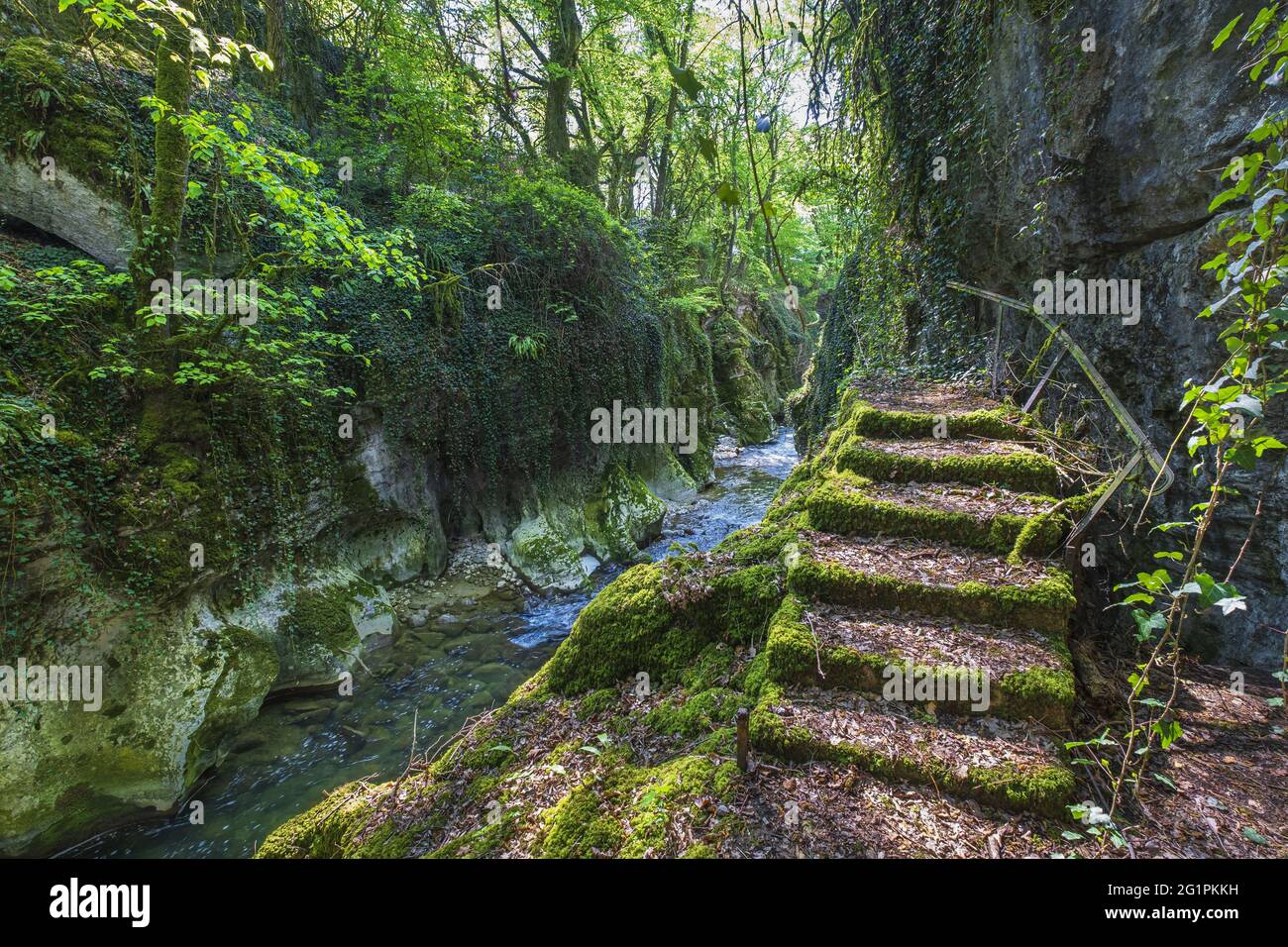 Gresy sur aix hi-res stock photography and images - Alamy