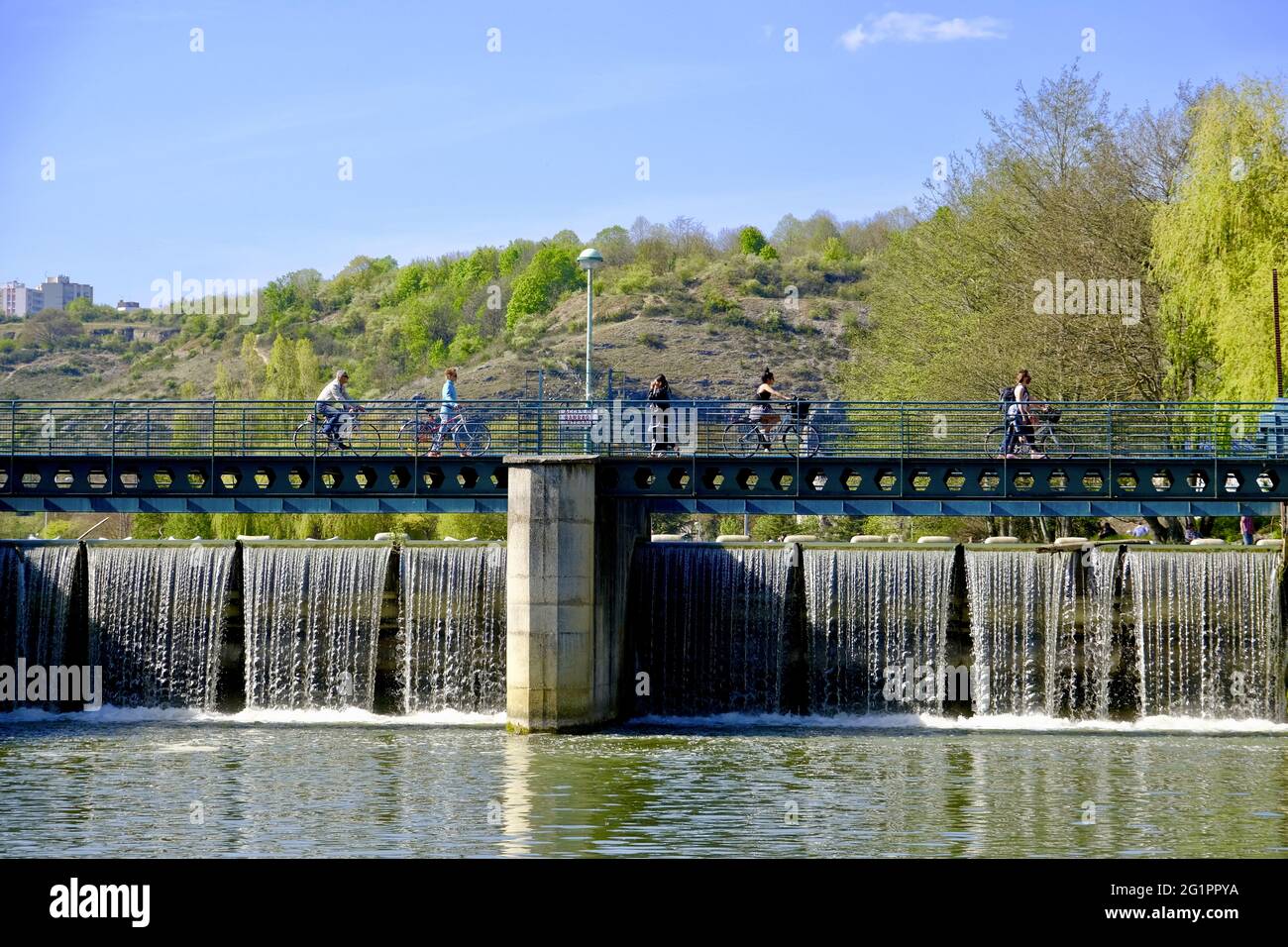 France, Cote d'Or, Dijon, Lake Kir, the lock Stock Photo - Alamy