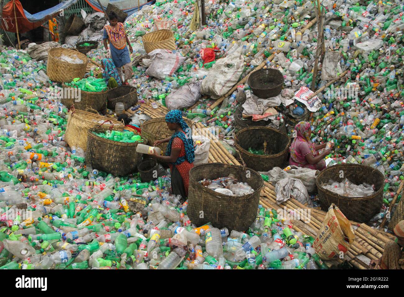 Plastic recycling factory hi-res stock photography and images - Alamy